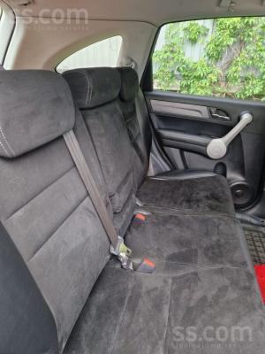 Grey Honda CR-V 2007 in Valmiera, with an engine capacity of 2.00 L and mileage of 320 thousand km for 3500 €, photo 10 on AUTOMOTO.COM.LV