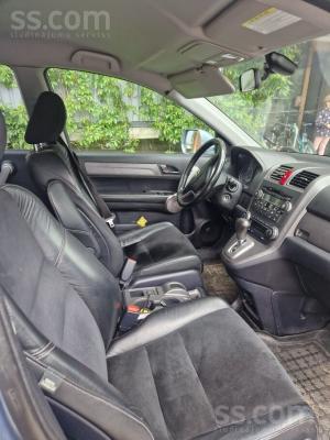 Grey Honda CR-V 2007 in Valmiera, with an engine capacity of 2.00 L and mileage of 320 thousand km for 3500 €, photo 11 on AUTOMOTO.COM.LV