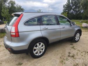 Grey Honda CR-V 2007 in Riga, with an engine capacity of 2.00 L and mileage of 197 thousand km for 4900 €, photo 5 on AUTOMOTO.COM.LV
