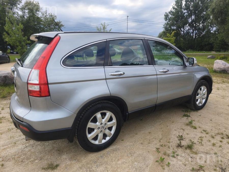 Grey Honda CR-V 2007 in Riga, with an engine capacity of 2.00 L and mileage of 197 thousand km for 4900 €, photo 5 on AUTOMOTO.COM.LV