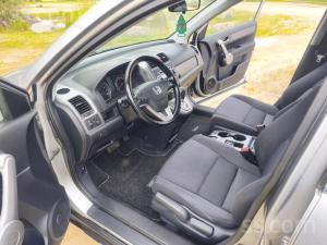 Grey Honda CR-V 2007 in Riga, with an engine capacity of 2.00 L and mileage of 197 thousand km for 4900 €, photo 9 on AUTOMOTO.COM.LV