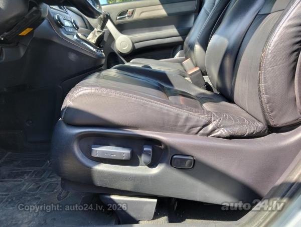 Pelēks Honda CR-V 2007 Hāpsalu, ar dzinēja tilpumu 2.20 L un nobraukumu 344 tūkst. km par 4900 €, foto 9 vietnē AUTOMOTO.COM.LV