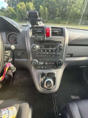Grey Honda CR-V 2007 in Vilnius, with an engine capacity of 2.00 L and mileage of 269 thousand km for 2400 €, photo 9 on AUTOMOTO.COM.LV