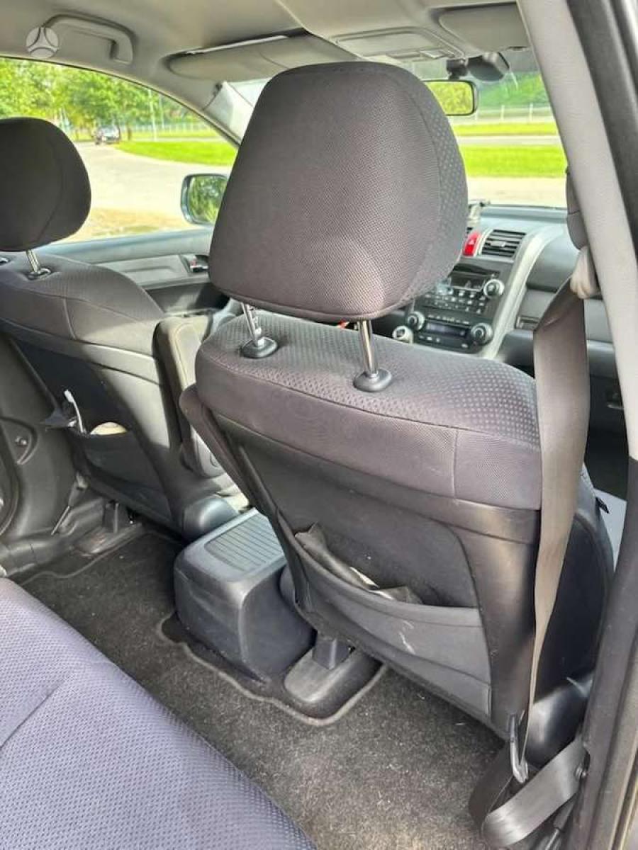 Grey Honda CR-V 2007 in Vilnius, with an engine capacity of 2.00 L and mileage of 269 thousand km for 2400 €, photo 11 on AUTOMOTO.COM.LV