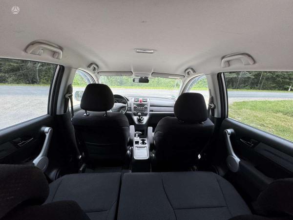 Grey Honda CR-V 2007 in Kaunas, with an engine capacity of 2.20 L and mileage of 251 thousand km for 3800 €, photo 6 on AUTOMOTO.COM.LV