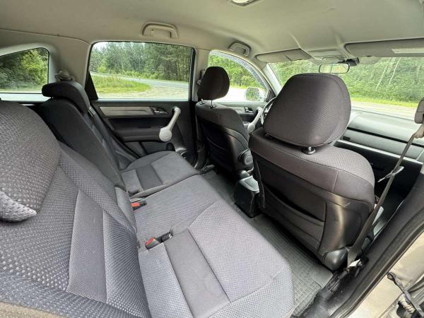 Grey Honda CR-V 2007 in Kaunas, with an engine capacity of 2.20 L and mileage of 251 thousand km for 3800 €, photo 7 on AUTOMOTO.COM.LV