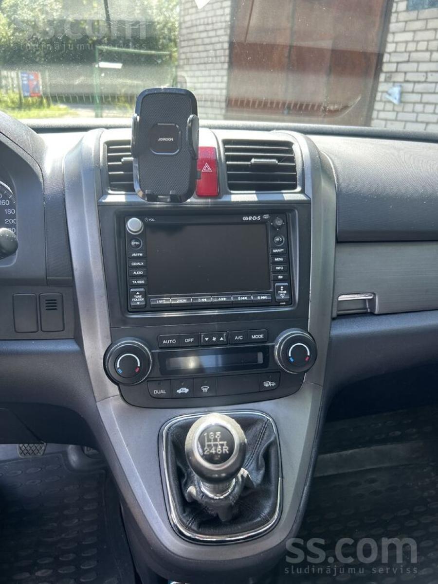 Pelēks Honda CR-V 2007 Daugavpils, ar dzinēja tilpumu 2.20 L un nobraukumu 251 tūkst. km par 4150 €, foto 10 vietnē AUTOMOTO.COM.LV