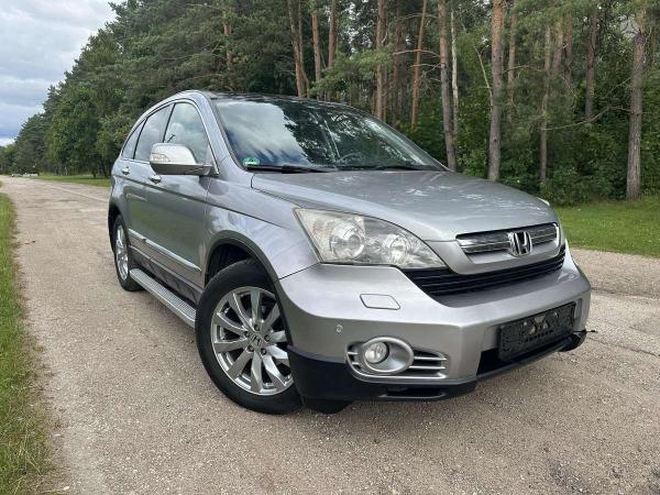 Grey Honda CR-V 2007 in Ukmerge, with an engine capacity of 2.20 L and mileage of 250 thousand km for 4550 €, photo 2 on AUTOMOTO.COM.LV