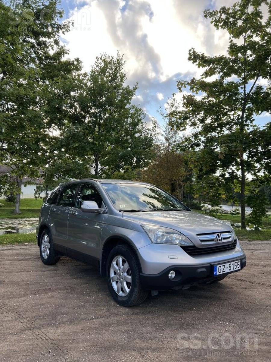 Pelēks Honda CR-V 2007 Valmiera, ar dzinēja tilpumu 2.00 L un nobraukumu 330 tūkst. km par 3800 €, foto 1 vietnē AUTOMOTO.COM.LV