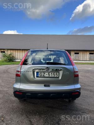 Pelēks Honda CR-V 2007 Valmiera, ar dzinēja tilpumu 2.00 L un nobraukumu 330 tūkst. km par 3800 €, foto 5 vietnē AUTOMOTO.COM.LV
