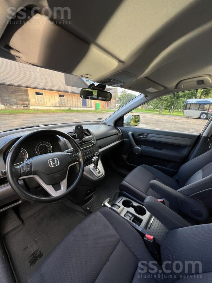 Pelēks Honda CR-V 2007 Valmiera, ar dzinēja tilpumu 2.00 L un nobraukumu 330 tūkst. km par 3800 €, foto 6 vietnē AUTOMOTO.COM.LV
