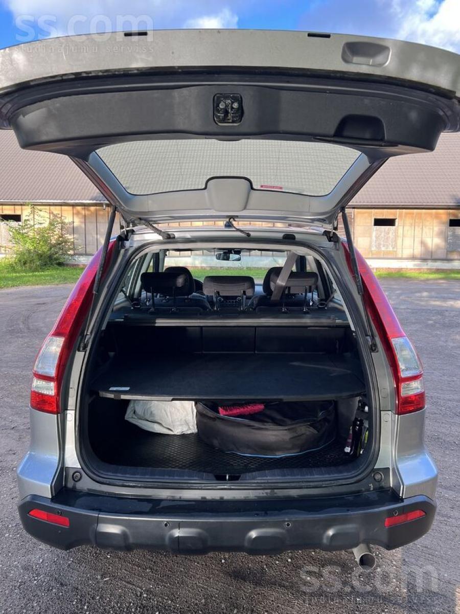 Pelēks Honda CR-V 2007 Valmiera, ar dzinēja tilpumu 2.00 L un nobraukumu 330 tūkst. km par 3800 €, foto 8 vietnē AUTOMOTO.COM.LV