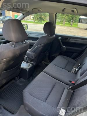 Pelēks Honda CR-V 2007 Valmiera, ar dzinēja tilpumu 2.00 L un nobraukumu 330 tūkst. km par 3800 €, foto 9 vietnē AUTOMOTO.COM.LV