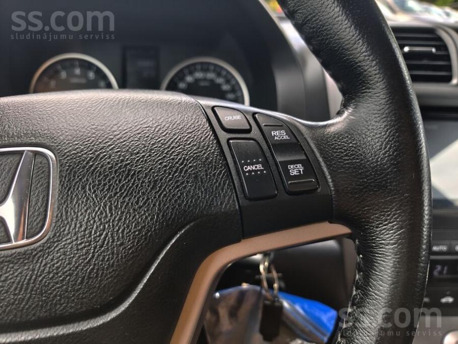 Pelēks Honda CR-V 2007 Ogre, ar dzinēja tilpumu 2.00 L un nobraukumu 307 tūkst. km par 3870 €, foto 18 vietnē AUTOMOTO.COM.LV
