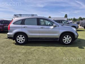 Grey Honda CR-V 2007 in Liepaja, with an engine capacity of 2.00 L and mileage of 167 thousand km for 5000 €, photo 5 on AUTOMOTO.COM.LV