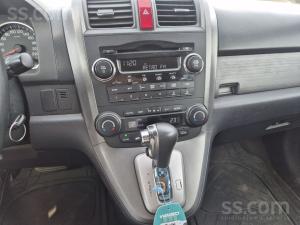 Grey Honda CR-V 2007 in Liepaja, with an engine capacity of 2.00 L and mileage of 167 thousand km for 5000 €, photo 12 on AUTOMOTO.COM.LV