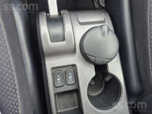 Grey Honda CR-V 2007 in Liepaja, with an engine capacity of 2.00 L and mileage of 167 thousand km for 5000 €, photo 13 on AUTOMOTO.COM.LV