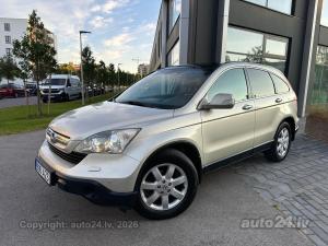 Pelēks Honda CR-V 2007 Tallina, ar dzinēja tilpumu 2.00 L un nobraukumu 196 tūkst. km par 4750 €, foto 4 vietnē AUTOMOTO.COM.LV