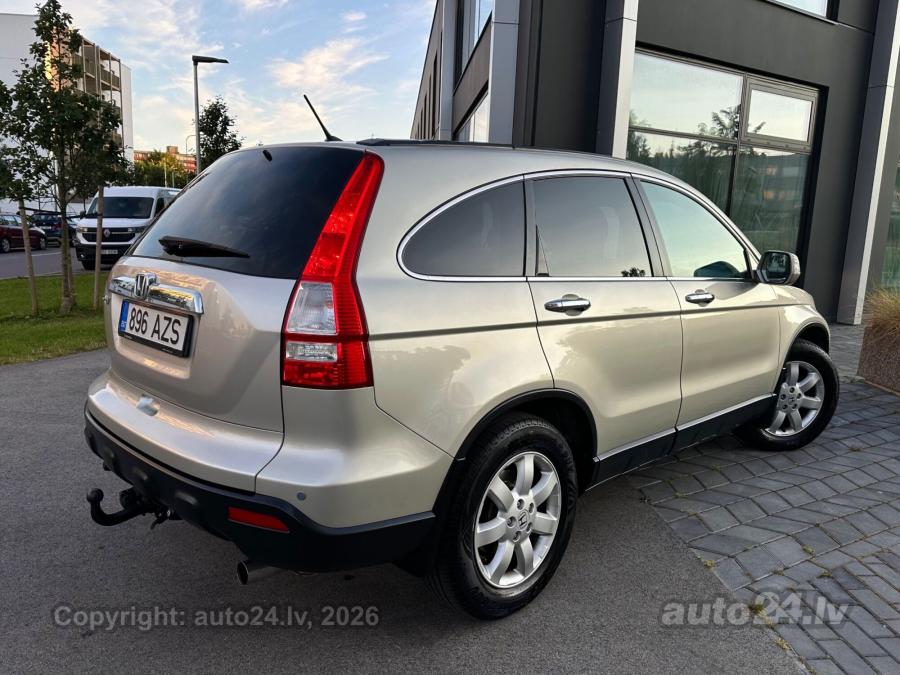 Pelēks Honda CR-V 2007 Tallina, ar dzinēja tilpumu 2.00 L un nobraukumu 196 tūkst. km par 4750 €, foto 10 vietnē AUTOMOTO.COM.LV