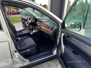 Pelēks Honda CR-V 2007 Tallina, ar dzinēja tilpumu 2.00 L un nobraukumu 196 tūkst. km par 4750 €, foto 14 vietnē AUTOMOTO.COM.LV