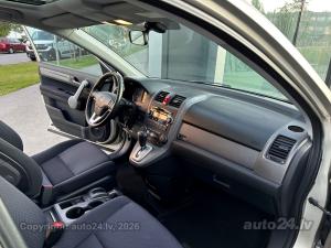 Pelēks Honda CR-V 2007 Tallina, ar dzinēja tilpumu 2.00 L un nobraukumu 196 tūkst. km par 4750 €, foto 15 vietnē AUTOMOTO.COM.LV