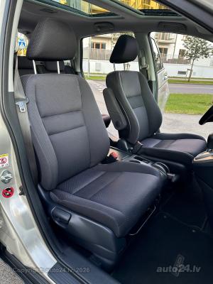 Pelēks Honda CR-V 2007 Tallina, ar dzinēja tilpumu 2.00 L un nobraukumu 196 tūkst. km par 4750 €, foto 16 vietnē AUTOMOTO.COM.LV