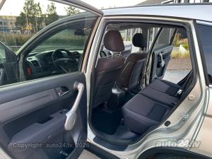 Pelēks Honda CR-V 2007 Tallina, ar dzinēja tilpumu 2.00 L un nobraukumu 196 tūkst. km par 4750 €, foto 19 vietnē AUTOMOTO.COM.LV