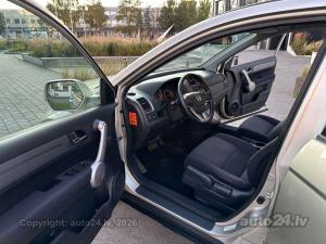 Pelēks Honda CR-V 2007 Tallina, ar dzinēja tilpumu 2.00 L un nobraukumu 196 tūkst. km par 4750 €, foto 20 vietnē AUTOMOTO.COM.LV