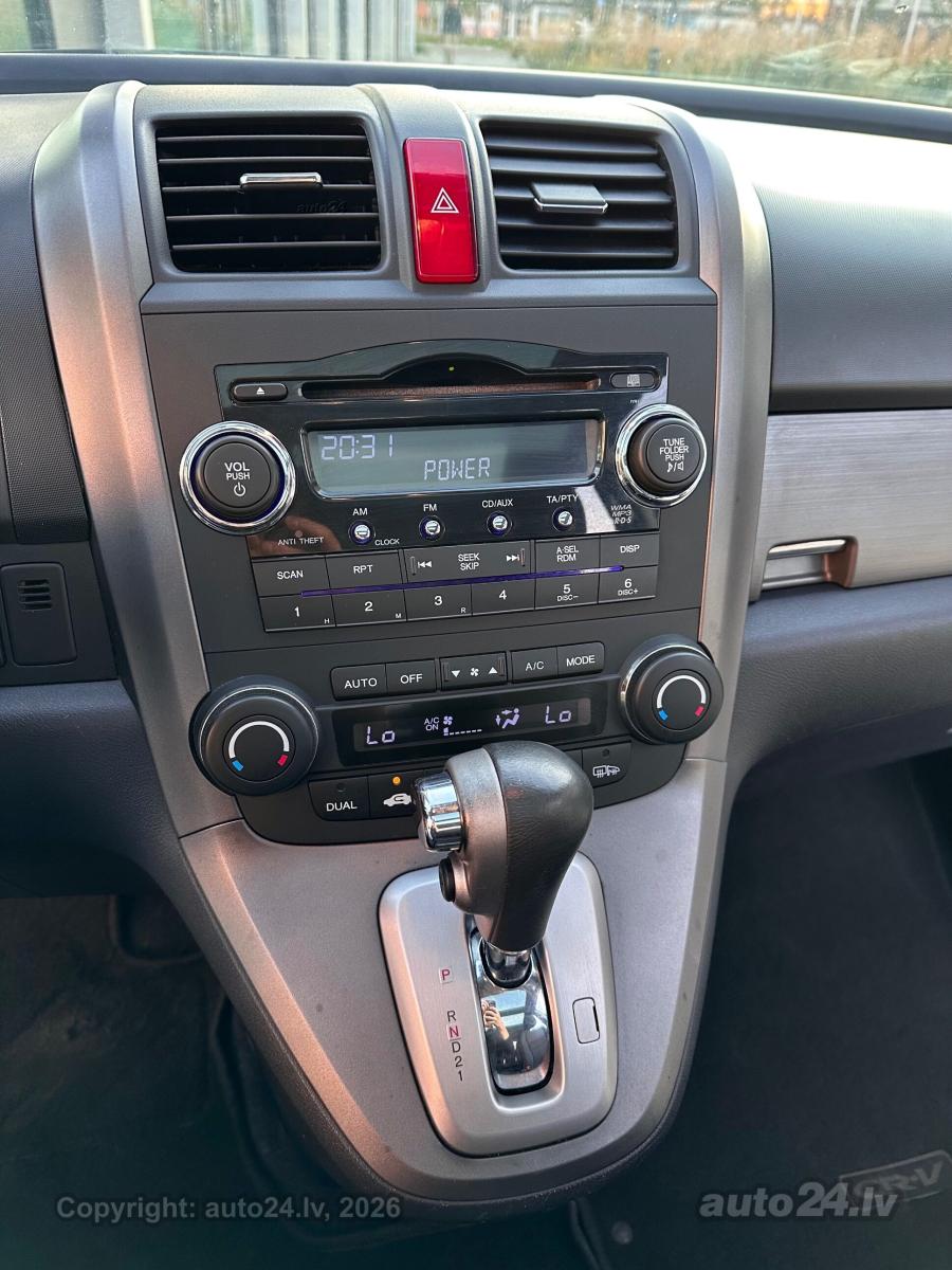 Pelēks Honda CR-V 2007 Tallina, ar dzinēja tilpumu 2.00 L un nobraukumu 196 tūkst. km par 4750 €, foto 23 vietnē AUTOMOTO.COM.LV