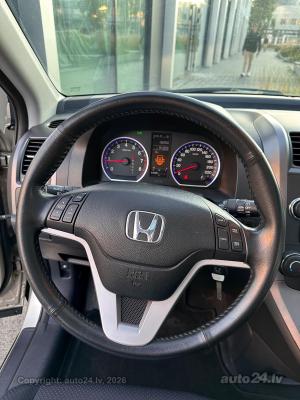 Pelēks Honda CR-V 2007 Tallina, ar dzinēja tilpumu 2.00 L un nobraukumu 196 tūkst. km par 4750 €, foto 24 vietnē AUTOMOTO.COM.LV
