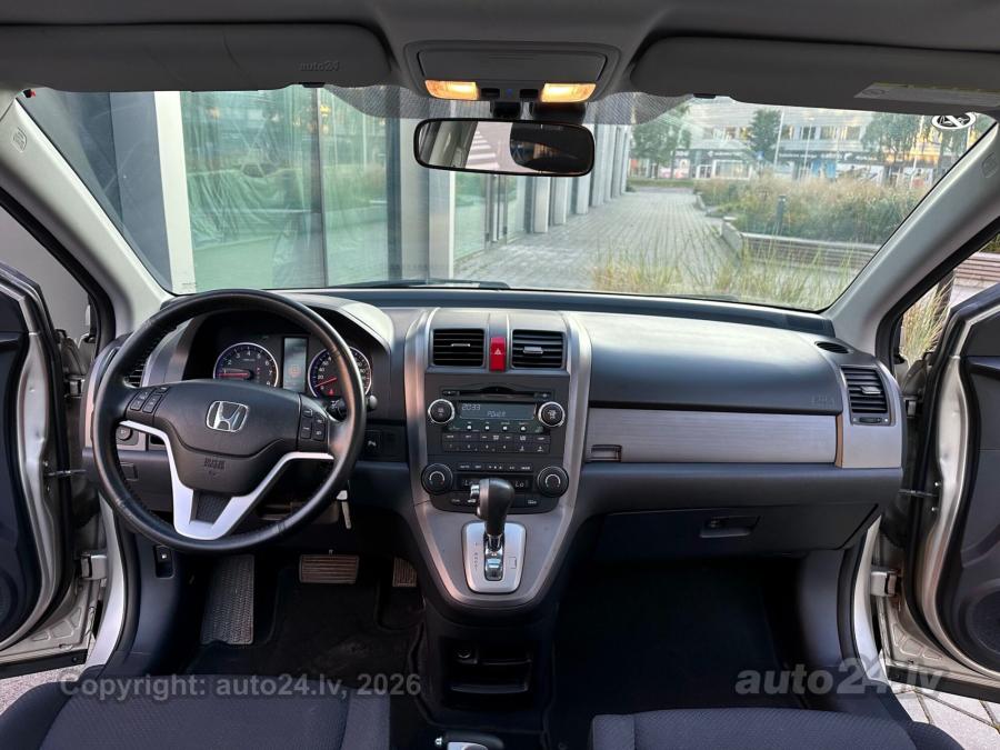 Pelēks Honda CR-V 2007 Tallina, ar dzinēja tilpumu 2.00 L un nobraukumu 196 tūkst. km par 4750 €, foto 25 vietnē AUTOMOTO.COM.LV