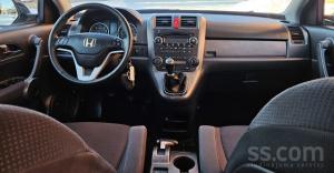 Grey Honda CR-V 2007 in Riga, with an engine capacity of 2.00 L and mileage of 0 thousand km for 2590 €, photo 6 on AUTOMOTO.COM.LV