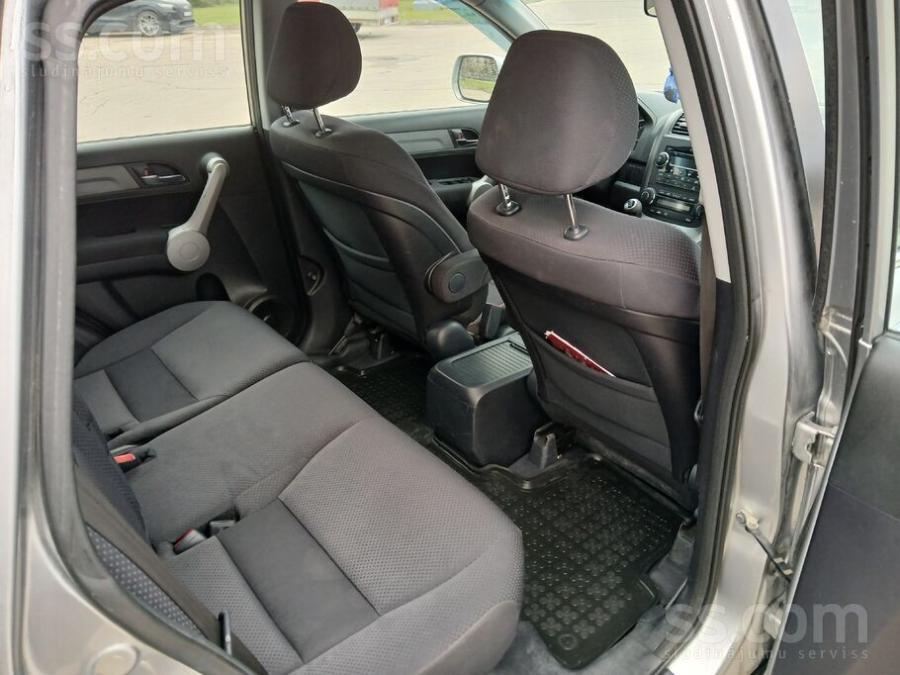 Grey Honda CR-V 2007 in Riga, with an engine capacity of 2.00 L and mileage of 0 thousand km for 2590 €, photo 18 on AUTOMOTO.COM.LV