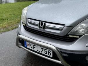 Grey Honda CR-V 2007 in Vilnius, with an engine capacity of 2.20 L and mileage of 300 thousand km for 4200 €, photo 8 on AUTOMOTO.COM.LV