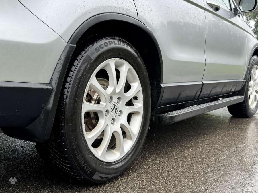 Grey Honda CR-V 2007 in Vilnius, with an engine capacity of 2.20 L and mileage of 300 thousand km for 4200 €, photo 9 on AUTOMOTO.COM.LV