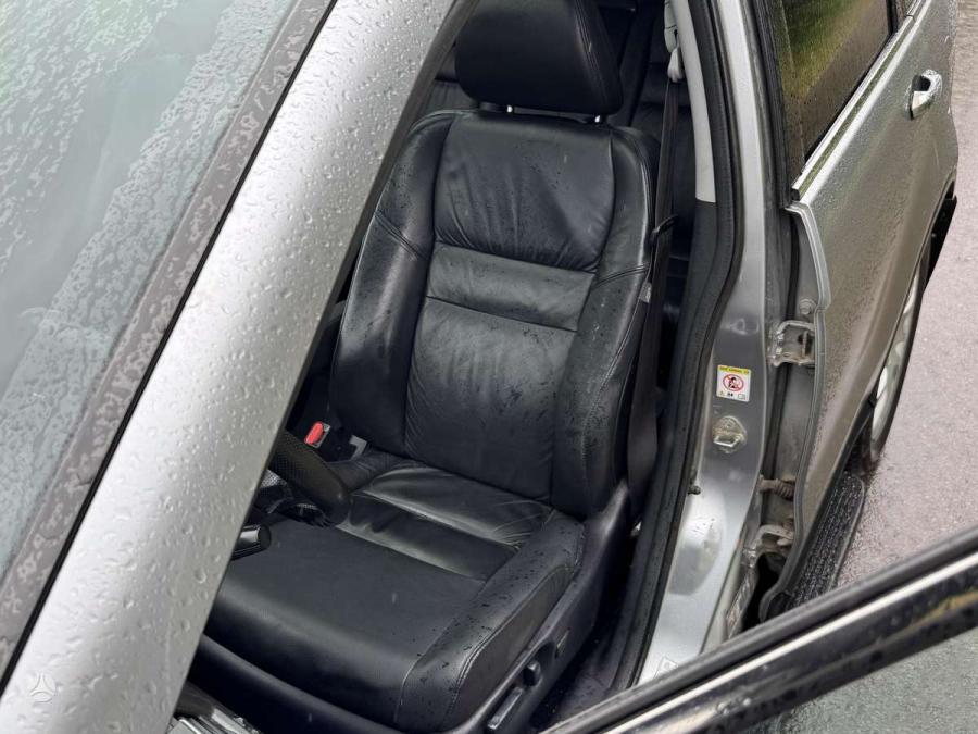 Grey Honda CR-V 2007 in Vilnius, with an engine capacity of 2.20 L and mileage of 300 thousand km for 4200 €, photo 21 on AUTOMOTO.COM.LV