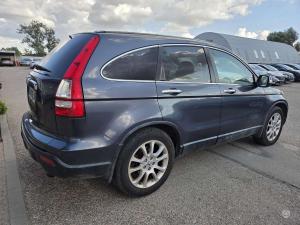 Grey Honda CR-V 2007 in Marijampole, with an engine capacity of 2.20 L and mileage of 277 thousand km for 4199 €, photo 6 on AUTOMOTO.COM.LV