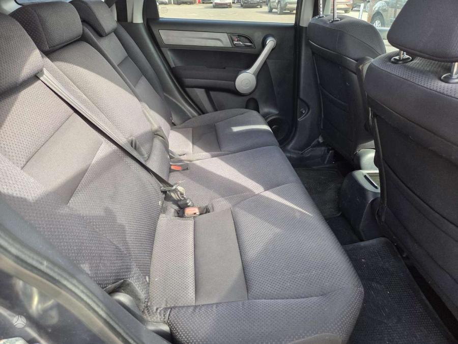 Grey Honda CR-V 2007 in Marijampole, with an engine capacity of 2.20 L and mileage of 277 thousand km for 4199 €, photo 15 on AUTOMOTO.COM.LV
