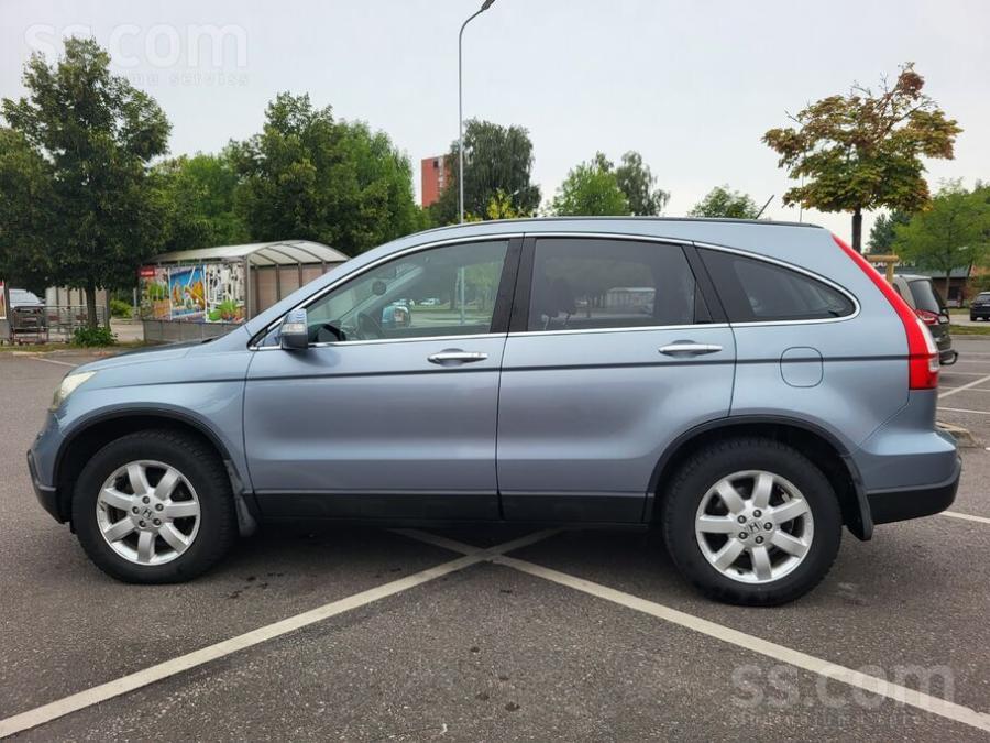 Grey Honda CR-V 2007 in Riga, with an engine capacity of 2.00 L and mileage of 225 thousand km for 4600 €, photo 6 on AUTOMOTO.COM.LV
