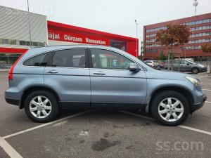 Grey Honda CR-V 2007 in Riga, with an engine capacity of 2.00 L and mileage of 225 thousand km for 4600 €, photo 7 on AUTOMOTO.COM.LV