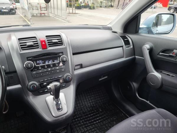 Pelēks Honda CR-V 2007 Rīga, ar dzinēja tilpumu 2.00 L un nobraukumu 225 tūkst. km par 4600 €, foto 10 vietnē AUTOMOTO.COM.LV