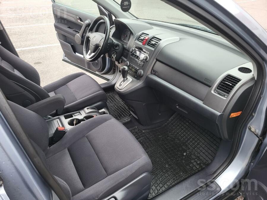 Grey Honda CR-V 2007 in Riga, with an engine capacity of 2.00 L and mileage of 225 thousand km for 4600 €, photo 13 on AUTOMOTO.COM.LV