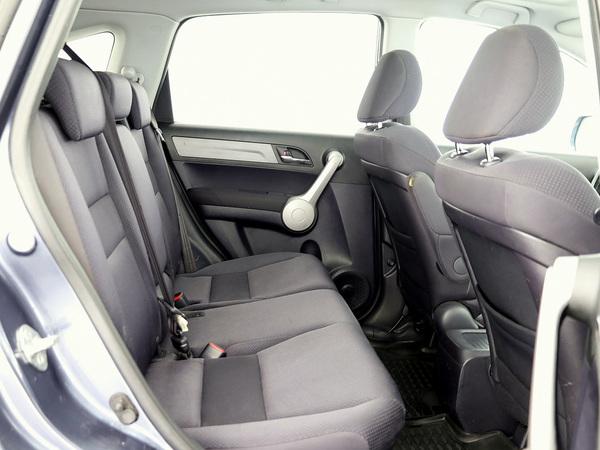Pelēks Honda CR-V 2007 Tallina, ar dzinēja tilpumu 2.00 L un nobraukumu 327 tūkst. km par 3099 €, foto 7 vietnē AUTOMOTO.COM.LV