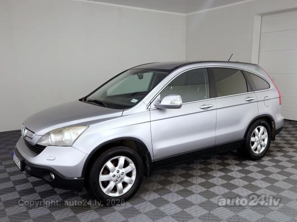 Grey Honda CR-V 2007 in Tallinn, with an engine capacity of 2.00 L and mileage of 225 thousand km for 2999 €, photo 3 on AUTOMOTO.COM.LV
