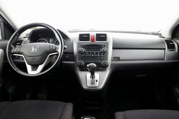 Grey Honda CR-V 2007 in Tallinn, with an engine capacity of 2.00 L and mileage of 225 thousand km for 2999 €, photo 6 on AUTOMOTO.COM.LV