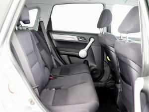 Pelēks Honda CR-V 2007 Tallina, ar dzinēja tilpumu 2.00 L un nobraukumu 225 tūkst. km par 2999 €, foto 8 vietnē AUTOMOTO.COM.LV