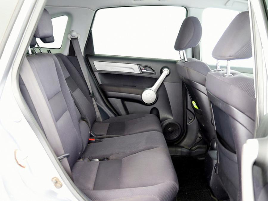 Pelēks Honda CR-V 2007 Tallina, ar dzinēja tilpumu 2.00 L un nobraukumu 225 tūkst. km par 2999 €, foto 8 vietnē AUTOMOTO.COM.LV