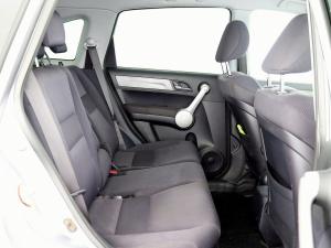 Pelēks Honda CR-V 2007 Tallina, ar dzinēja tilpumu 2.00 L un nobraukumu 225 tūkst. km par 2999 €, foto 15 vietnē AUTOMOTO.COM.LV