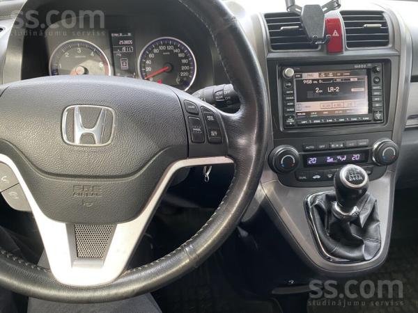 Pelēks Honda CR-V 2007 Madona, ar dzinēja tilpumu 2.20 L un nobraukumu 254 tūkst. km par 4350 €, foto 9 vietnē AUTOMOTO.COM.LV