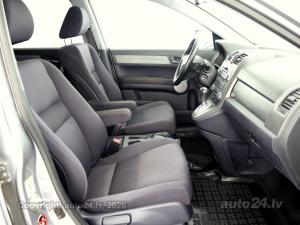 Grey Honda CR-V 2007 in Tallinn, with an engine capacity of 2.00 L and mileage of 354 thousand km for 2499 €, photo 7 on AUTOMOTO.COM.LV